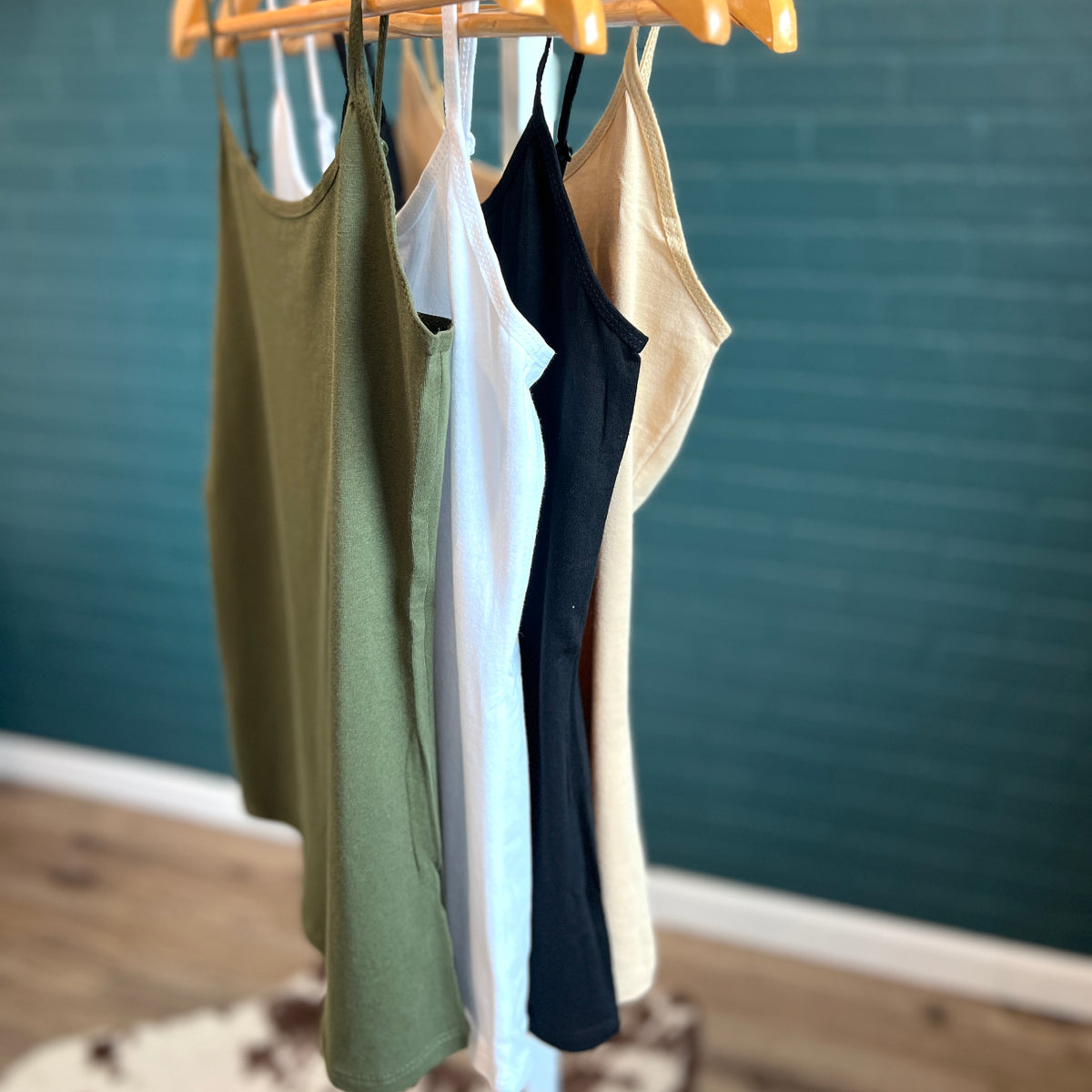 Basic Tank – Feathered Darlin' Boutique